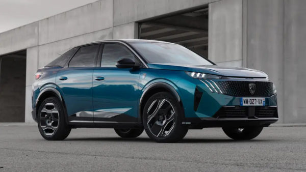 Une autonomie record pour les Peugeot e-3008 et e-5008 Long Range | TopGear